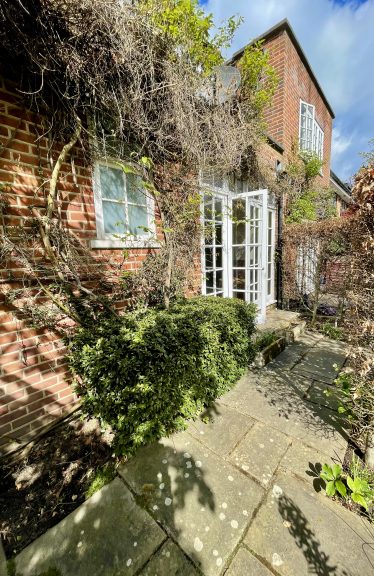 SHELDON HOUSE - Film, TV, Photoshoot - LC Locations